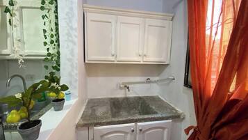 Apartamento, 4 quartos, para fumantes, varanda | Banheiro | Sabonete, shampoo