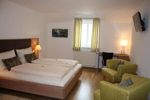 Escrivaninha, Wi-Fi de cortesia, roupa de cama