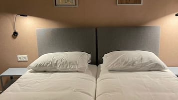 Quarto Duplo Standard | Wi-fi grátis, roupa de cama fornecida
