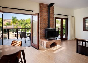 Roupa de alta qualidade, Wi-fi grátis, roupa de cama fornecida 