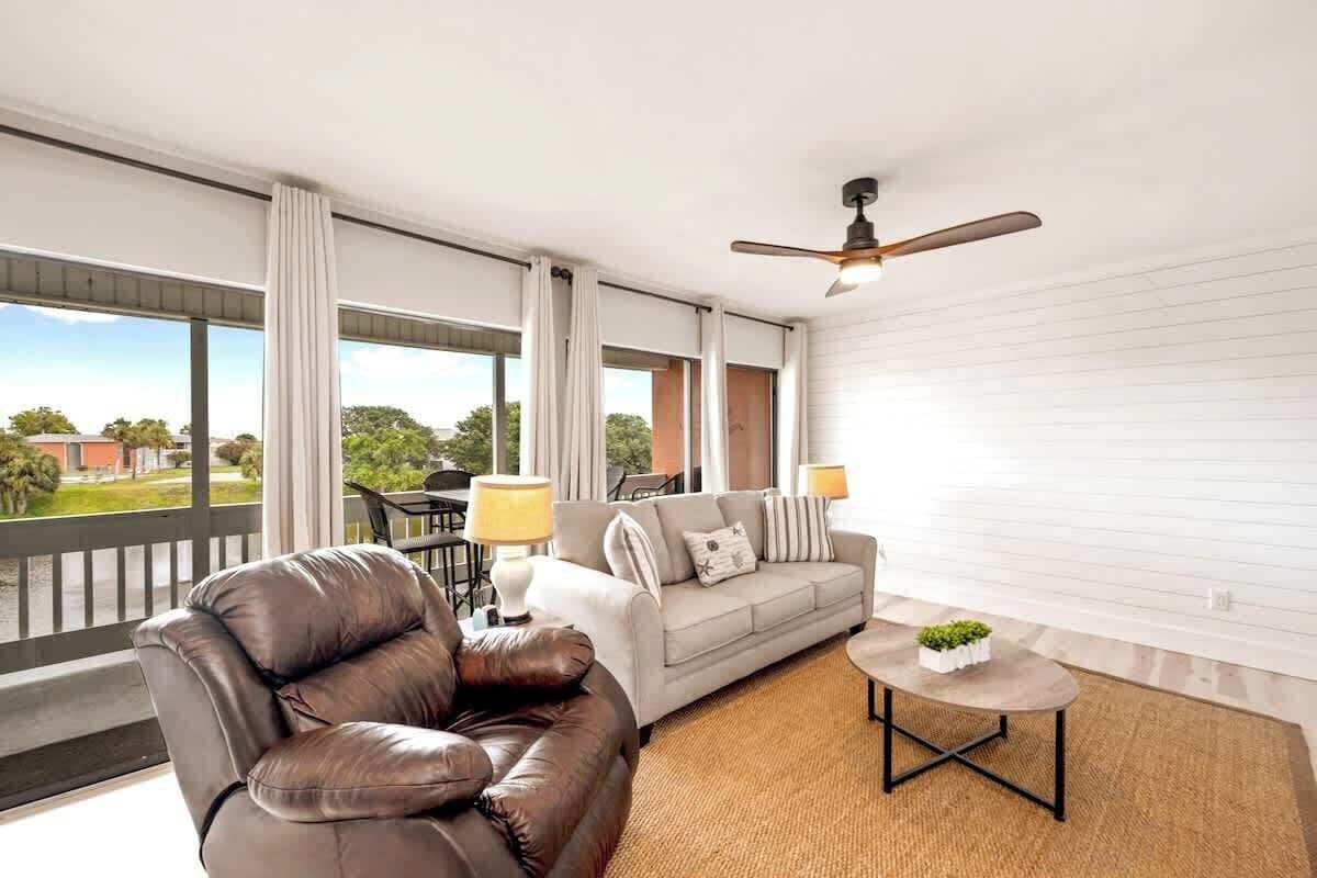 So Fire, So Good *Heated Pool*lakeview*fireplace* - Destin, FL