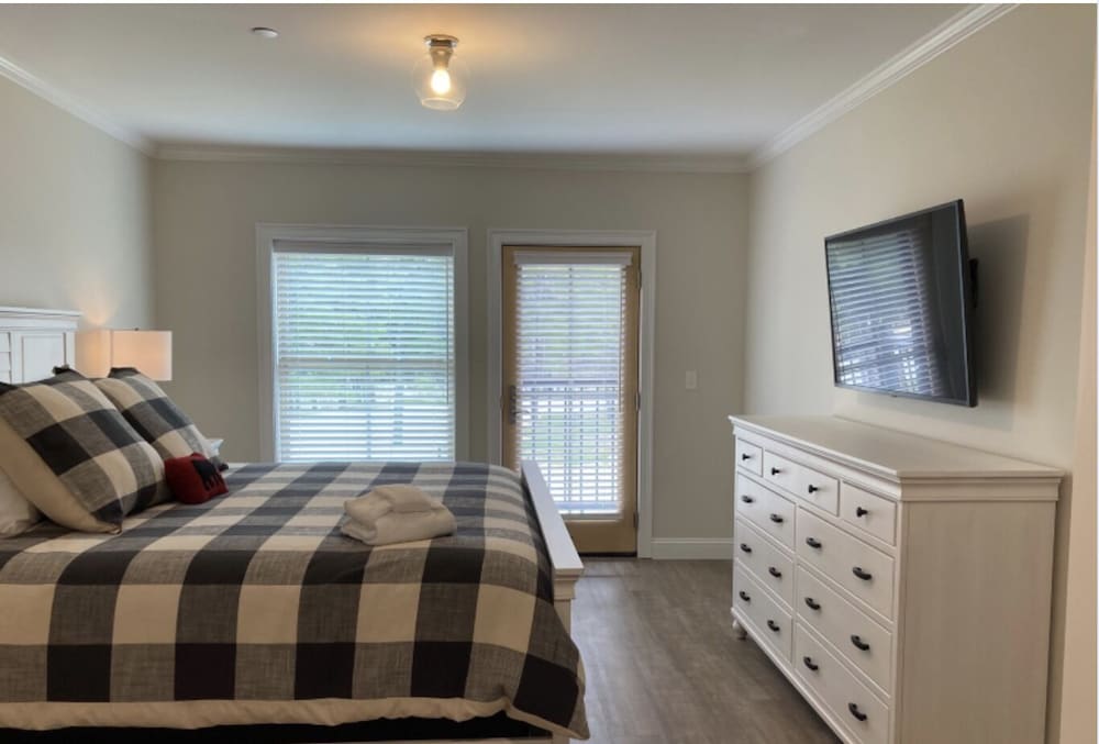 Luxurious Ski-in/out Kearsarge Brook Condo On Cranmore Mountain - Conway, NH