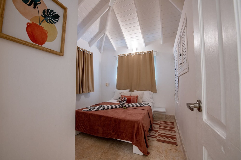 Bright, Family Friendly Villa 350 Mts To The Beach! - Caribbean
