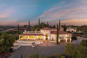 Villa (Multiple Bedrooms) | Interior