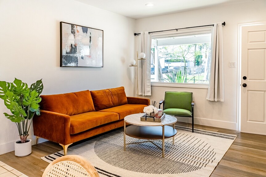 Comfy Stay| New & Clean| 10 Mins Disney| Downtown - Buena Park, CA