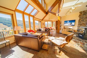 Casa Design, 2 quartos, varanda, vista para a montanha (Keystone Brom House 48) | Sala de estar | Lareira