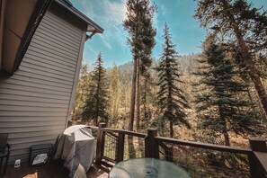 Área para churrascos e piqueniques