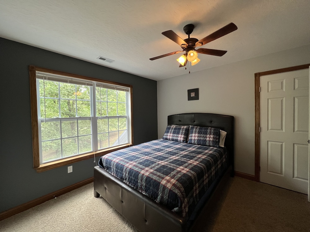 Private Getaway! Great For Families And Friends! Hot Tub And Fire Pit! - Nolin Lake State Park