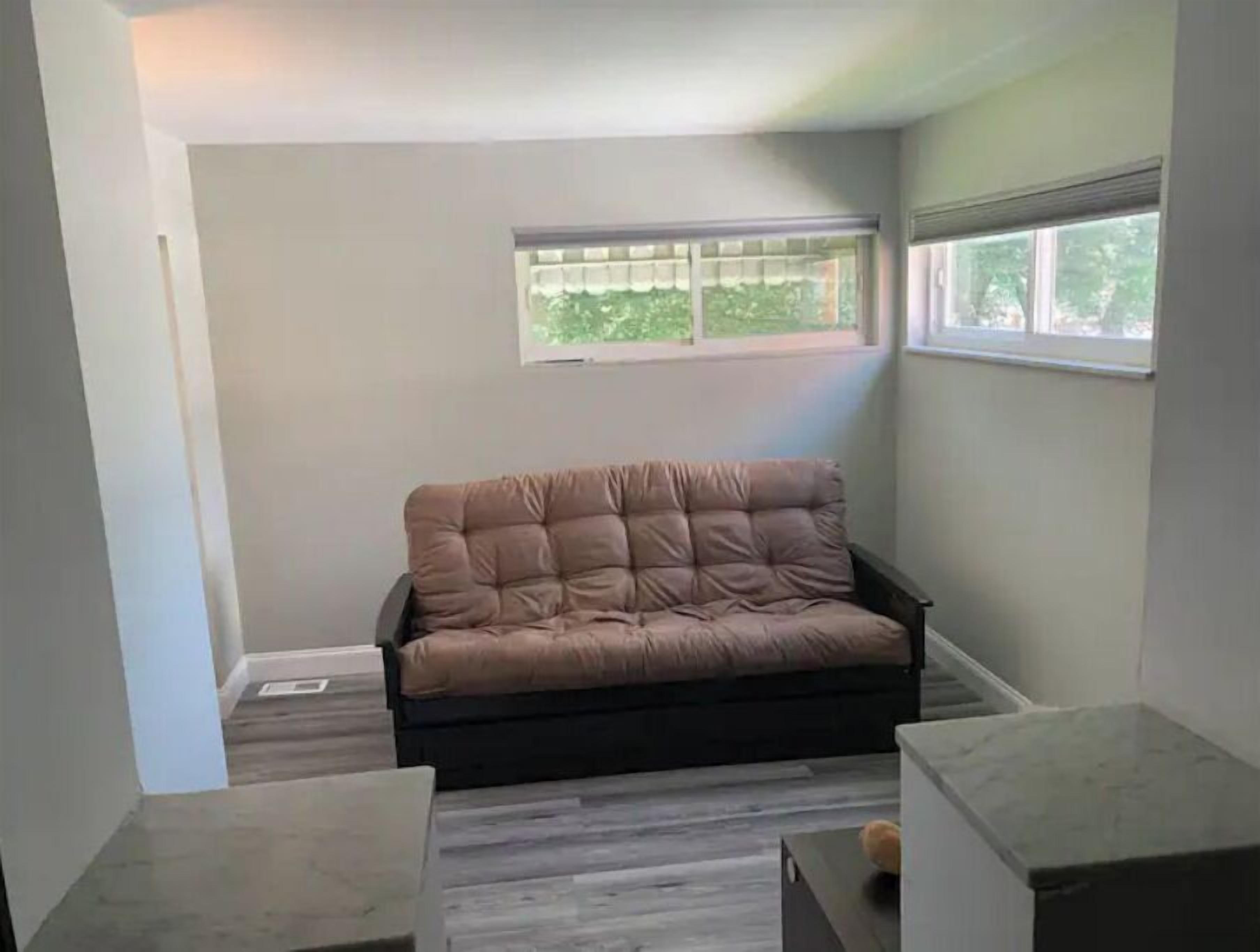 Remodeled 2br/1.5b, Huge Yard, Off Street Pk, Futon - Pittsburgh, PA
