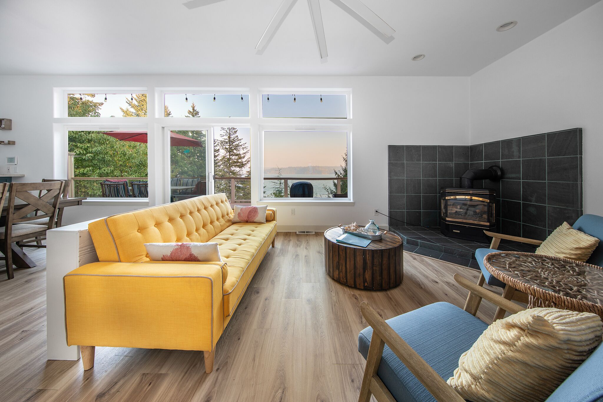 Spacious Home With Hood Canal Views, Hot Tub, Game Room & Dog Friendly - Hoodsport, WA