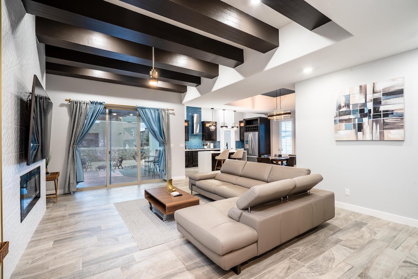 Villa With Master Suite Close To Shopping 4 Br 3ba - El Paso, TX