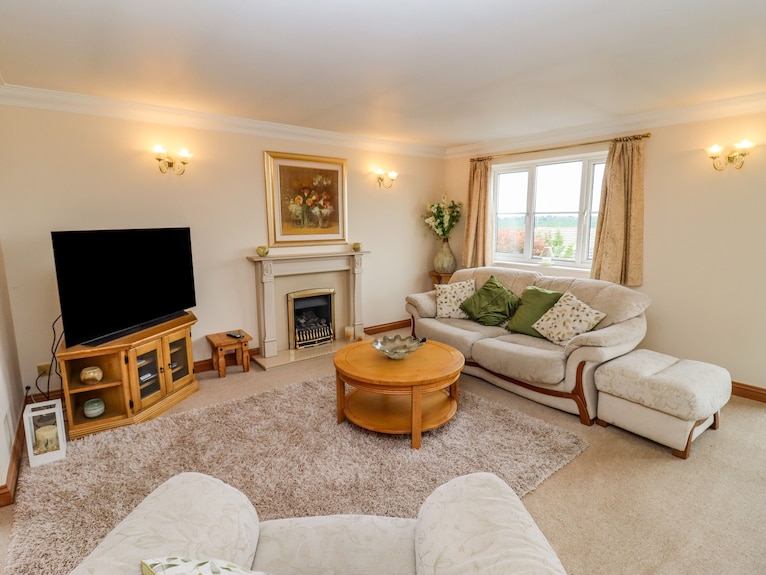 Corner House, Pet Friendly, With A Garden In Cinderford - コッツウォルズ