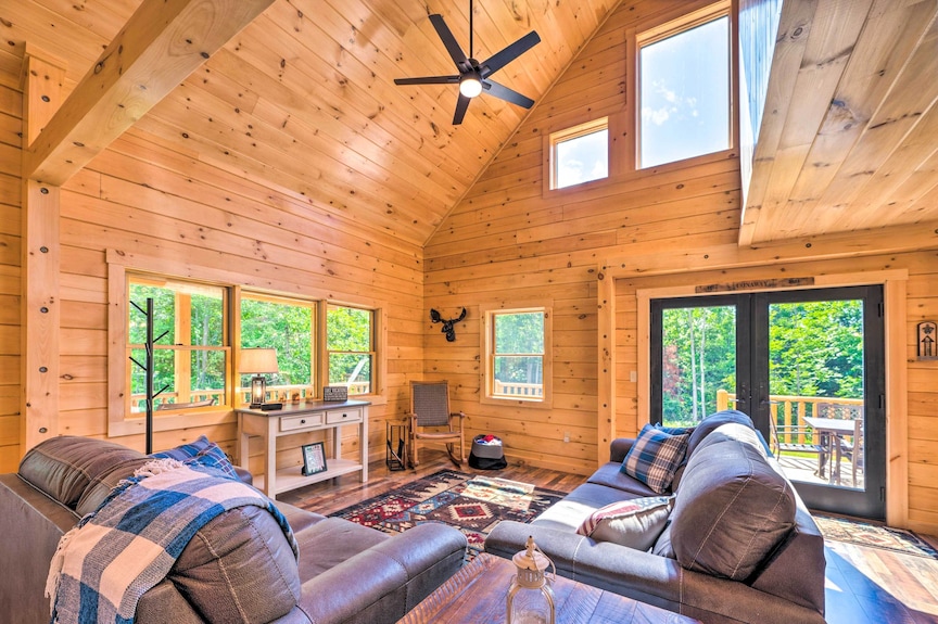 Peaceful North Haverhill Haven W/ Wood Fire Pit - New Hampshire (State)