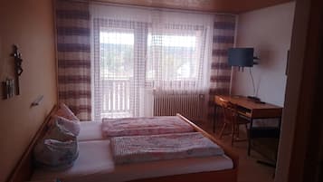 Quarto Duplo | Wi-fi grátis, roupa de cama fornecida