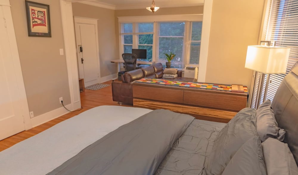 Gorgeous Vintage 1br Apt | Wifi | Walk Everywhere! - Seattle