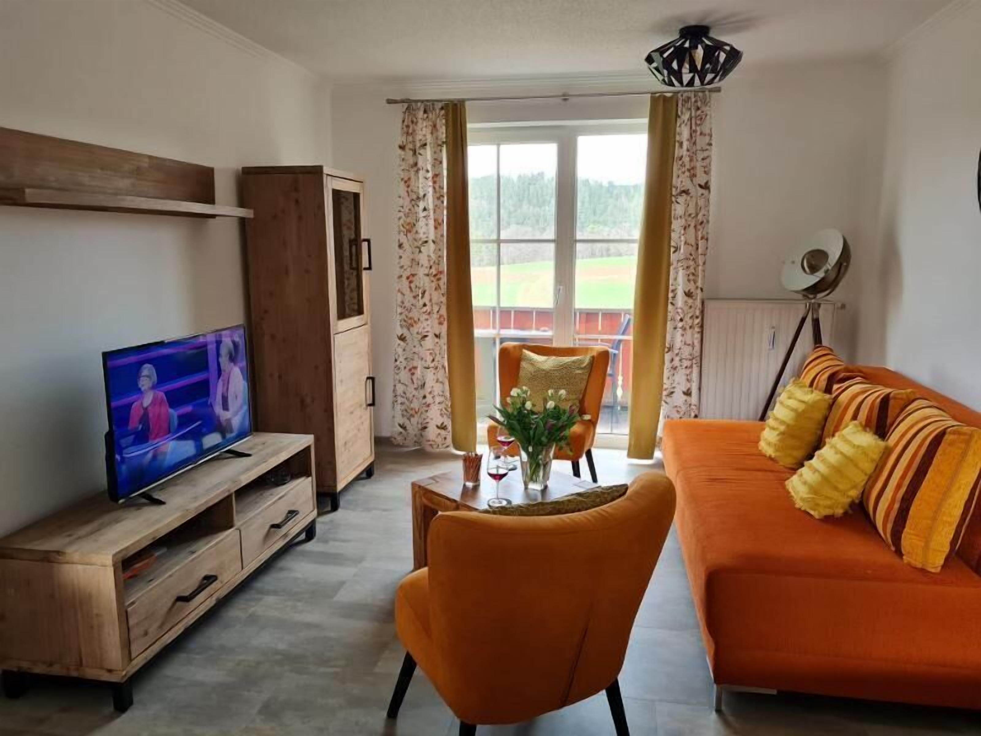 Gemütliches Zwei-zimmer-appartement Für Bis Zu Vier Personen Mit Balkon Und Blick Ins Tal - Viechtach