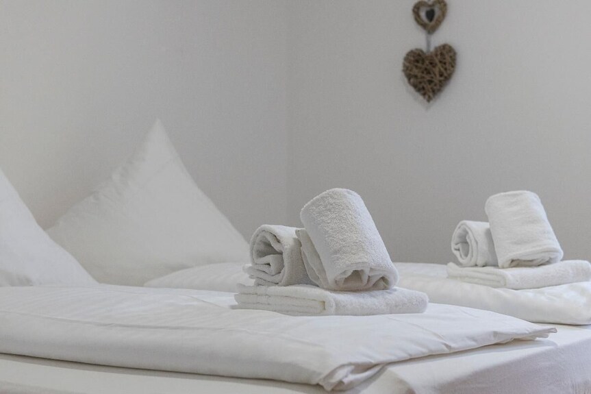 Spacious Three-room Vacation Apartment For Up To 6 People With Balcony - Kollnburg