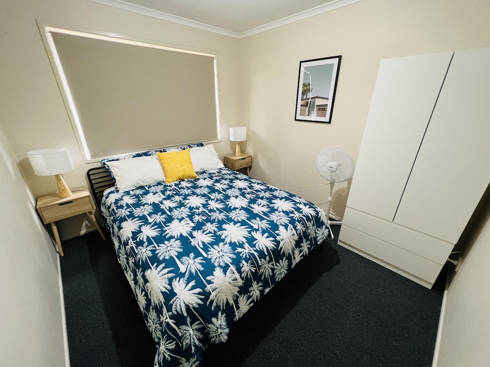 Caboolture, Central Location, Sleeps 8 - Caboolture