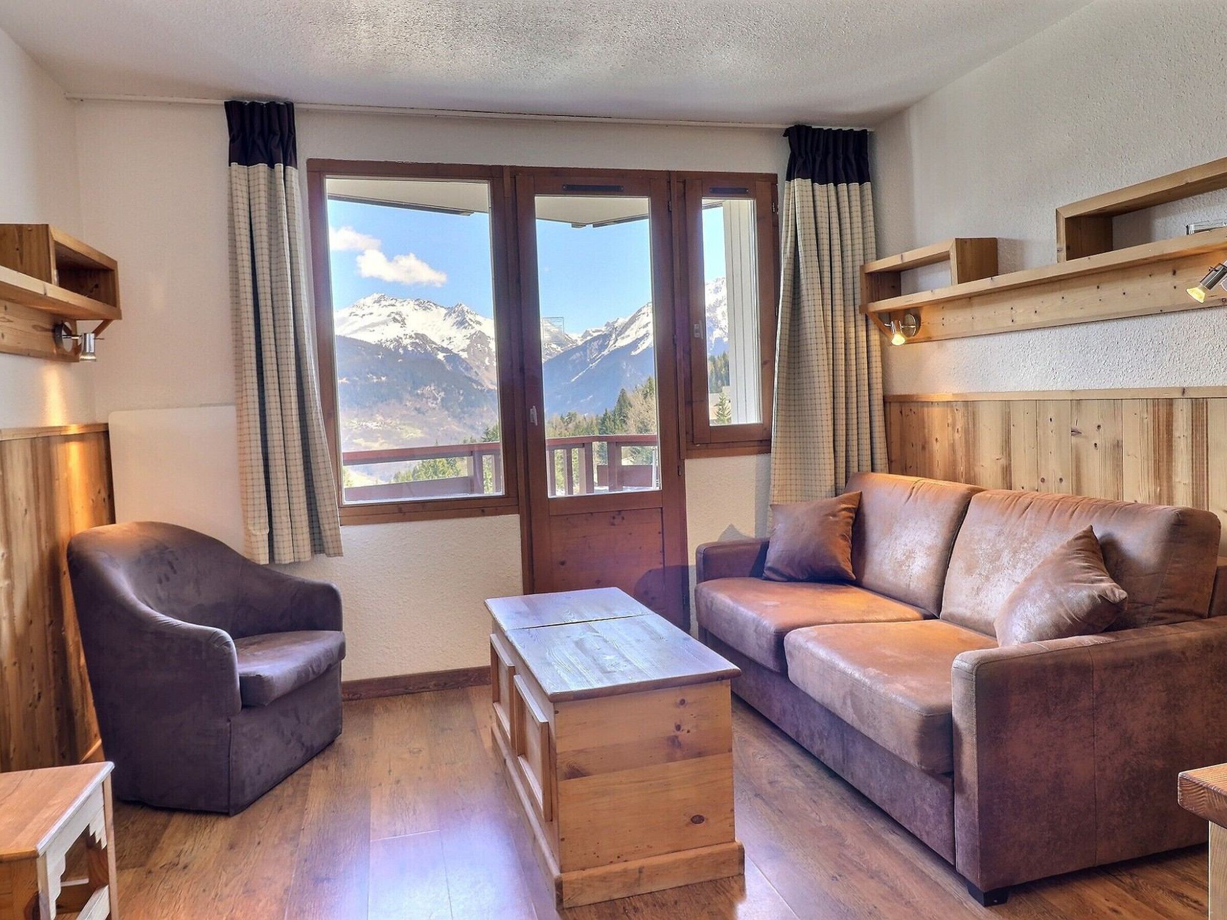 Comfortable 2-room, Ski-in/ski-out, Near Shops - Courchevel