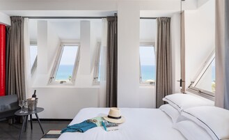 Quarto executivo | Frigobar, cofres nos quartos, escrivaninha