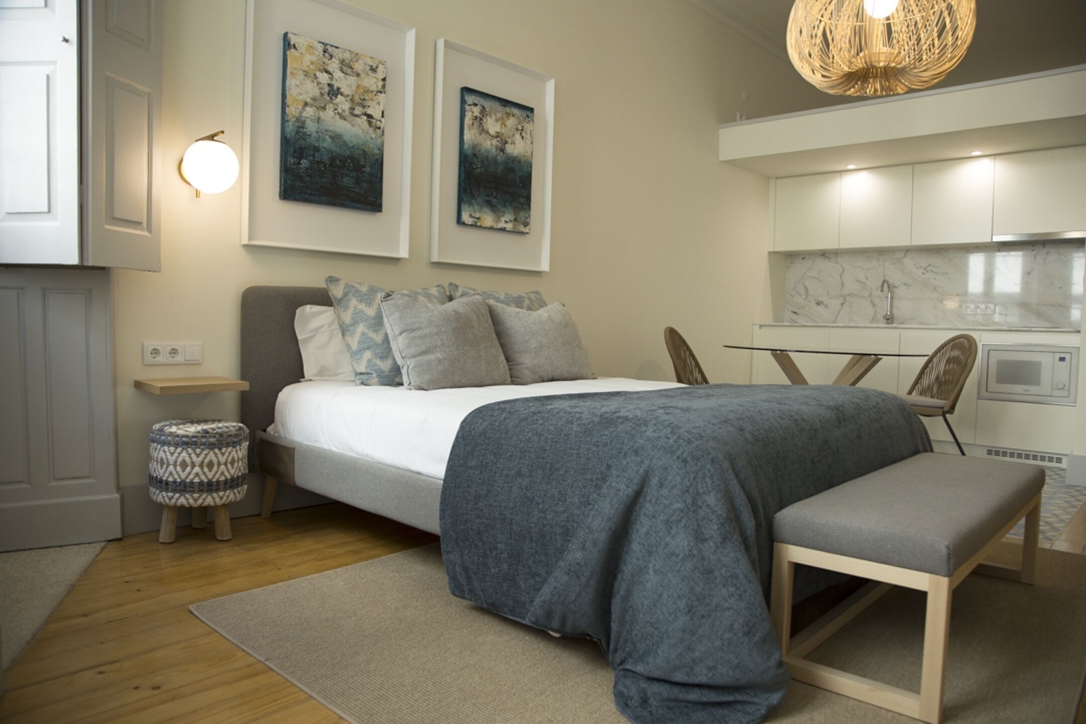 Estúdio urbano, 1 cama Queen, vista para a cidade | Camas Select Comfort, individualmente decorados