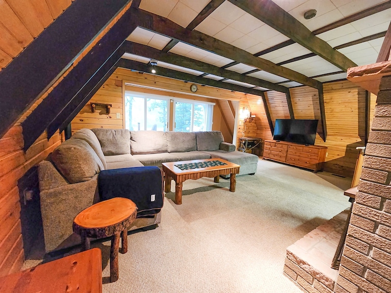 A-frame | Hot Tub, Fireplace, River, Kayaks &Tubes - Míchigan