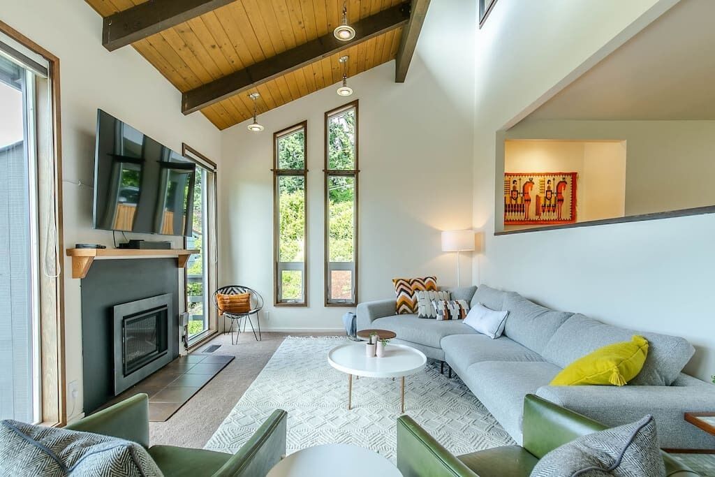 3 Min To U Of O W/ Amazing Views! Central To All! - Eugene, OR