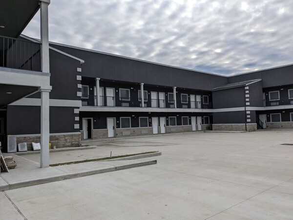 Captain Suites - Baytown, TX