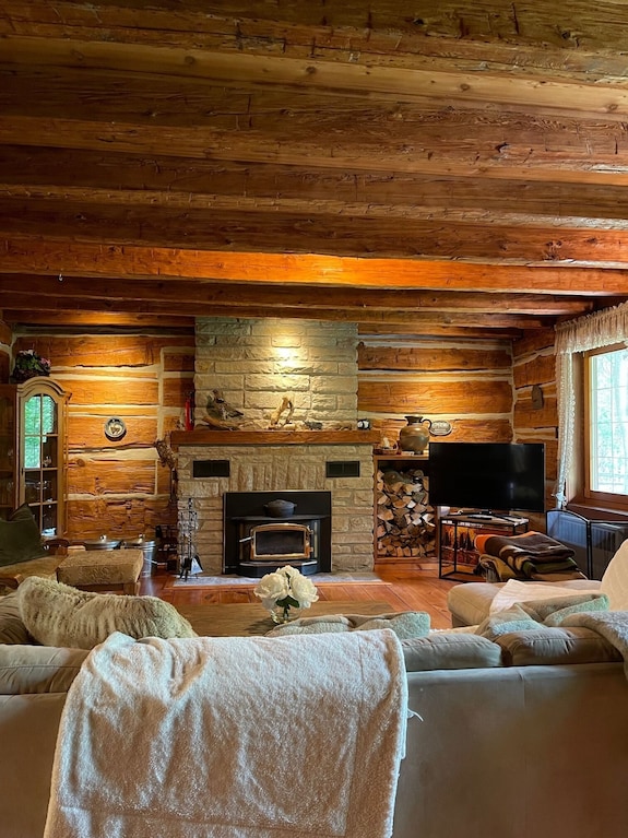 Charming Log Home - 25 Private Acres In Caledon - Caledon