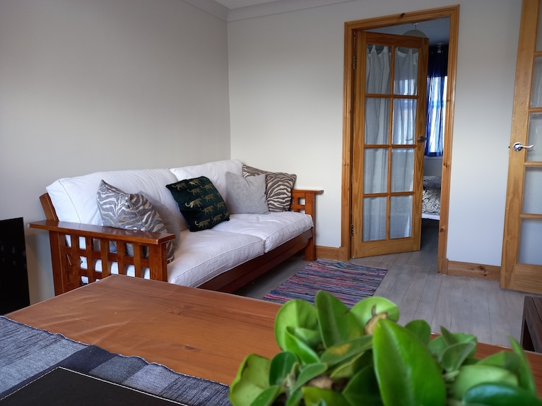 Bright Apartment In Charming Newhaven, Leith - Edimburgo