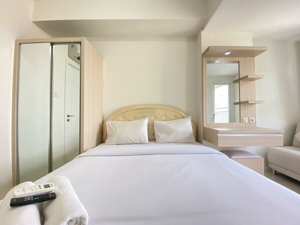 Homey Furnished 2br Apartment At Parahyangan Residence - Bandung