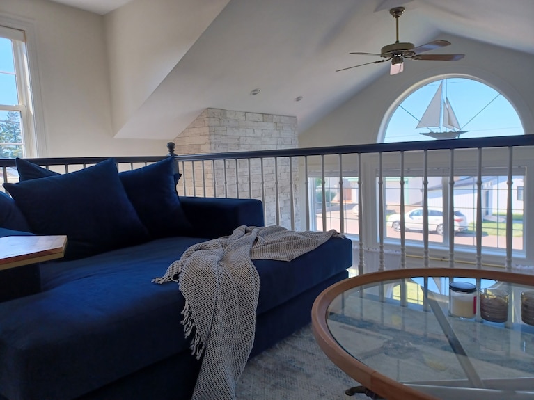 Luxurious Cottage In The Heart Of Shediac W/firepit, Bike Trail To Parlee Beach! - Shédiac