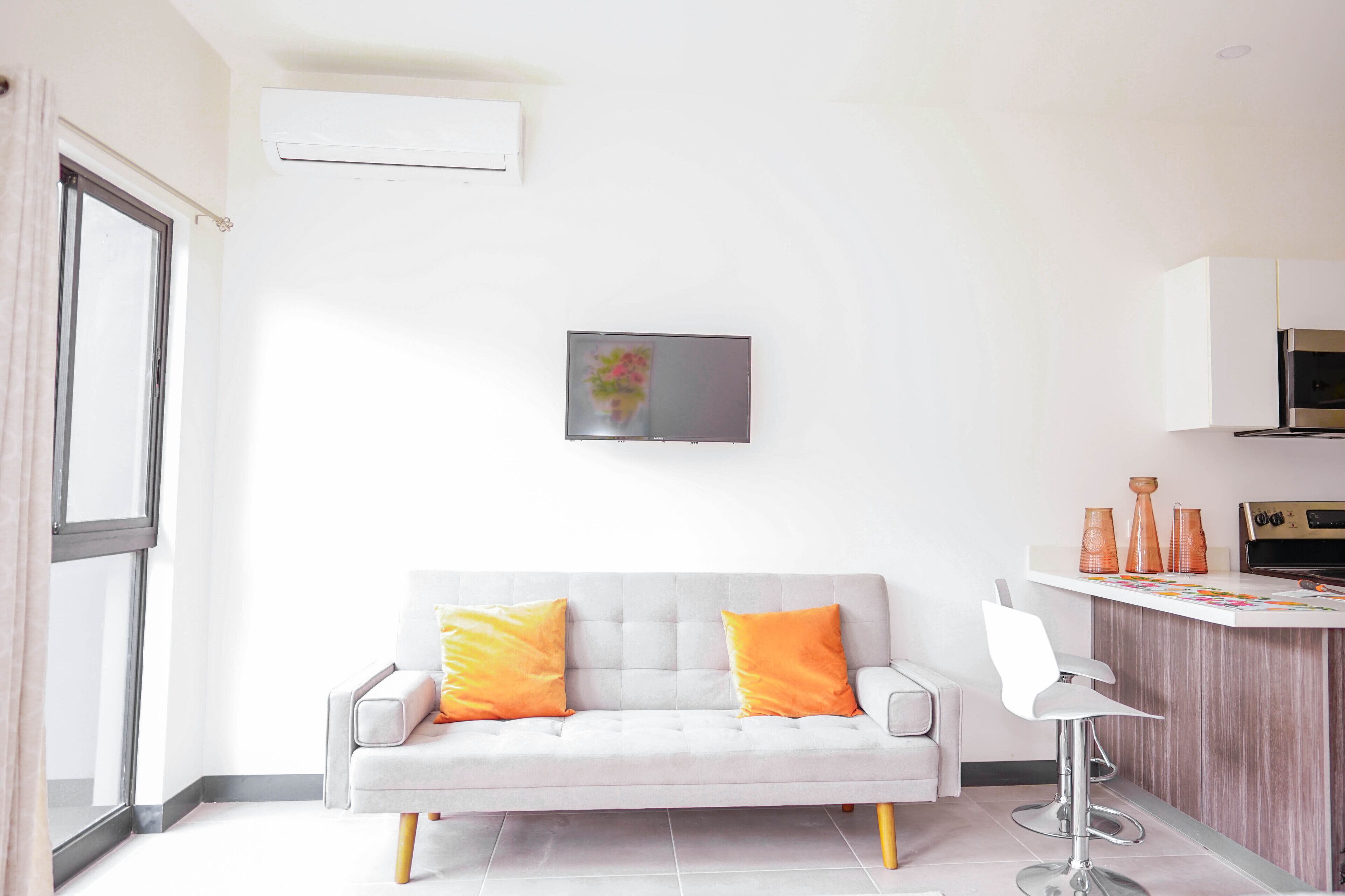 Just 5 Minutes From Airport With Pool And Guarded. - Alajuela