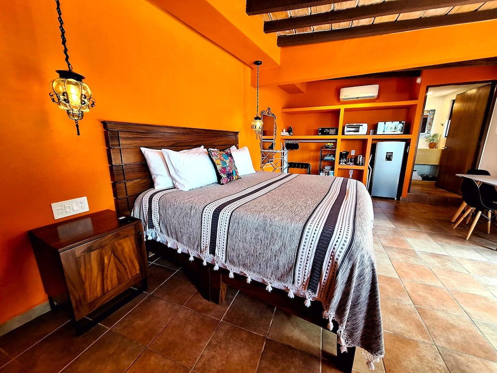 Villa Amistad – 6-bedroom Ocean View Villa In The Heart Of Puerto Vallarta - Puerto Vallarta