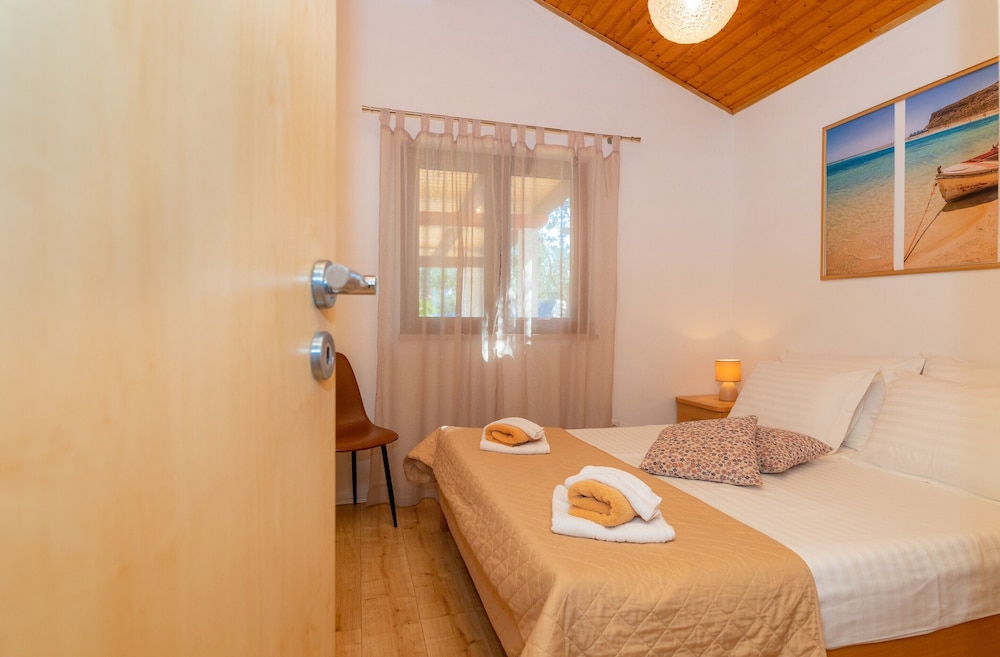 Villa Anabella - Four Bedroom Villa With Swimming Pool - Supetar