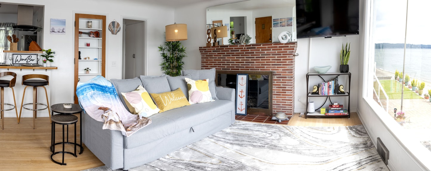 World Cup 2026 | Scenic 25 Minute Ferry To Seattle & Walking Distance To Stadium - Bainbridge Island, WA