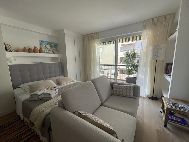 Beau Studio Au Centre De Cannes Sur La Rue Commerciale D'antibes - Alpes-Maritimes