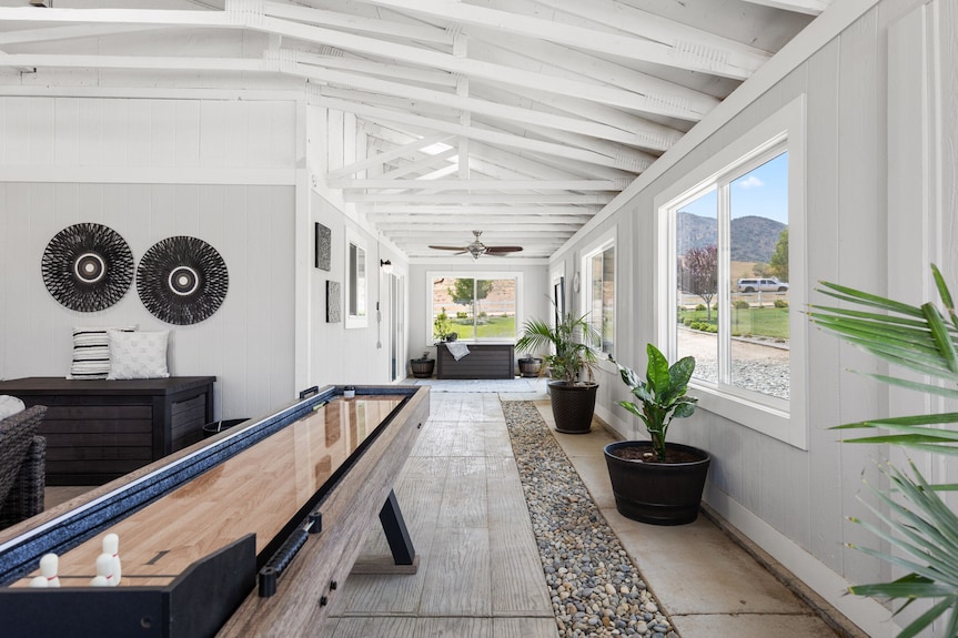 Off The Grid 2-bedroom Home With Garden Room - Tehachapi, CA