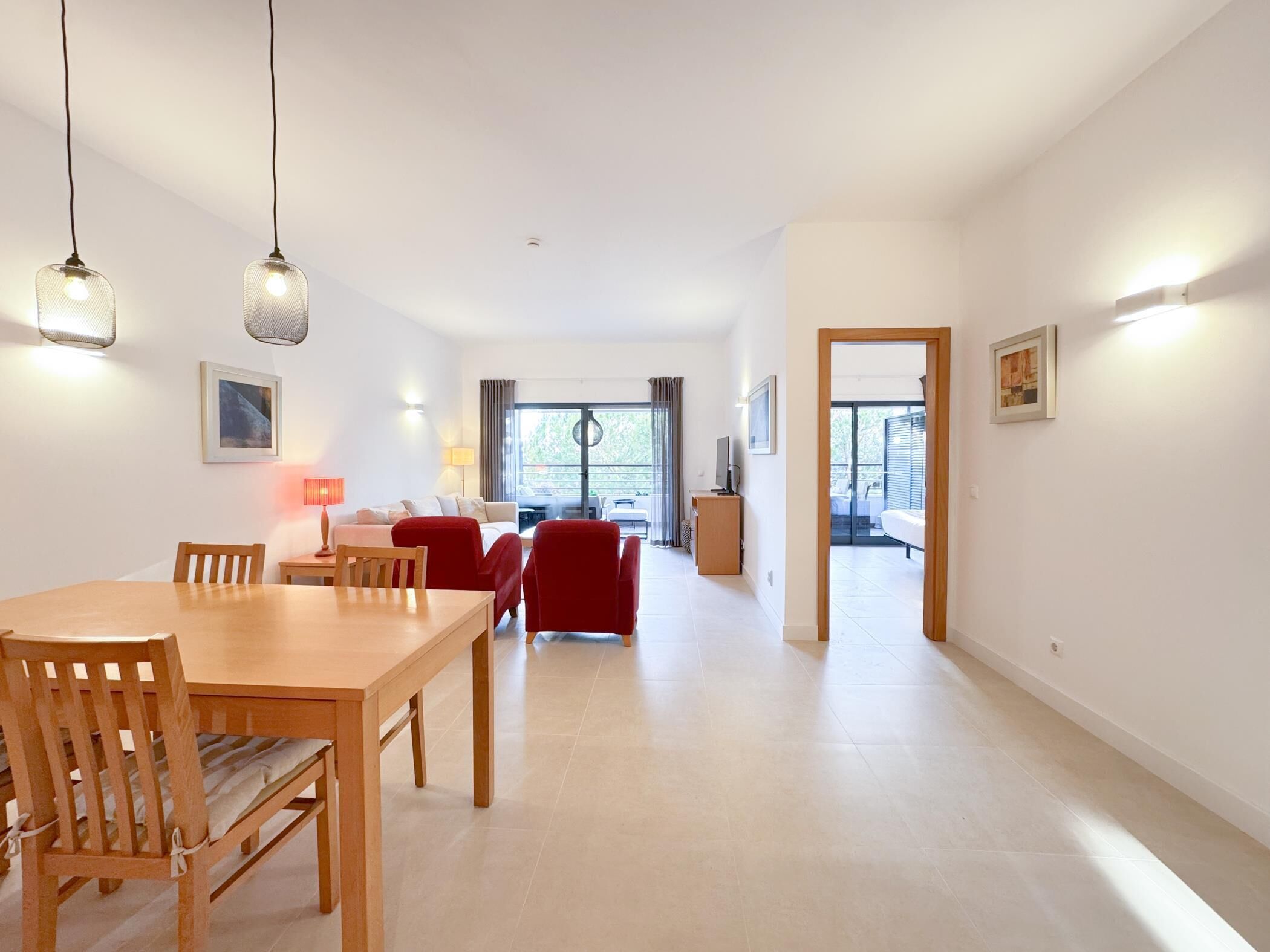 Modern Flat In Gated Complex With Pool - Lagos