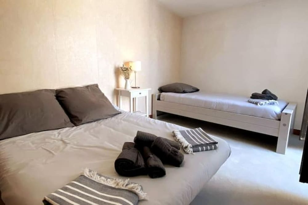 Vrbo Property - Circuit de Lédenon