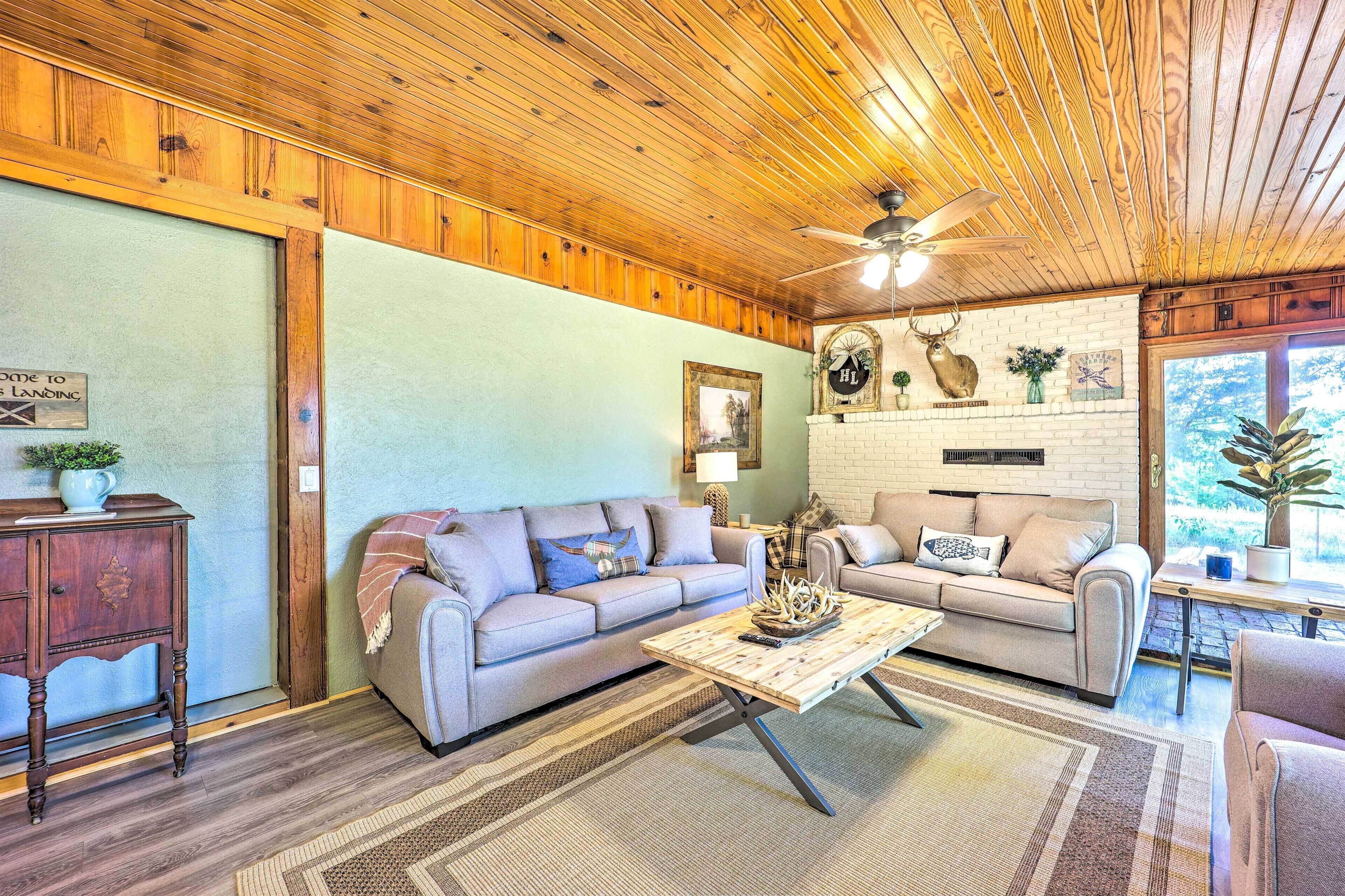 'Lochview Lodge' Idyllic Farmhouse In Grove! - Grove, OK