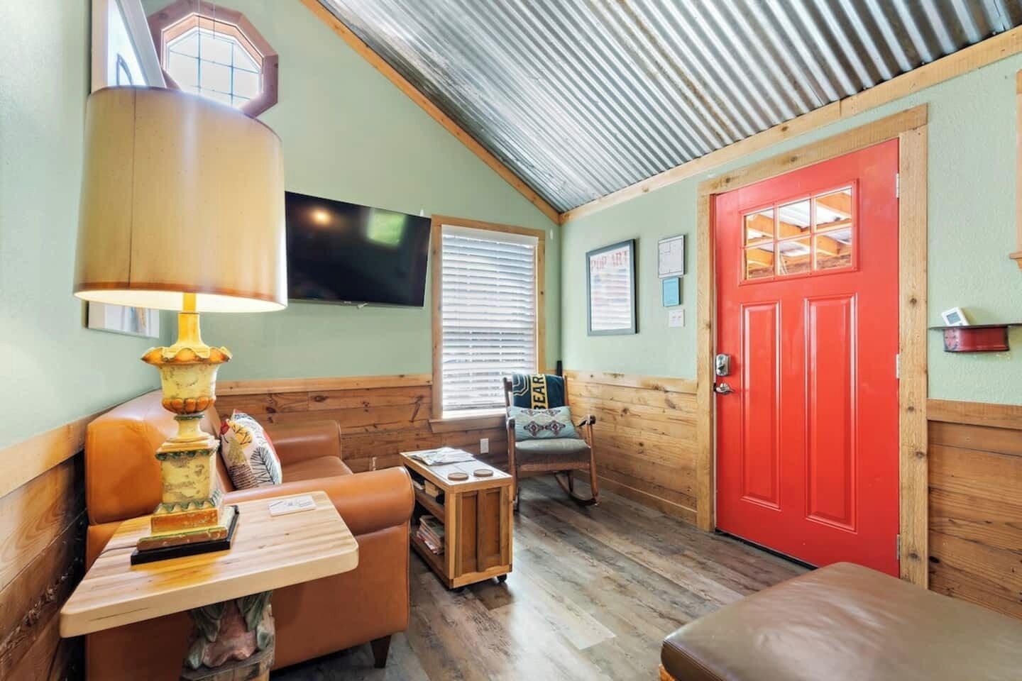 House And Bungalow With Sunny Courtyard - Waco, TX