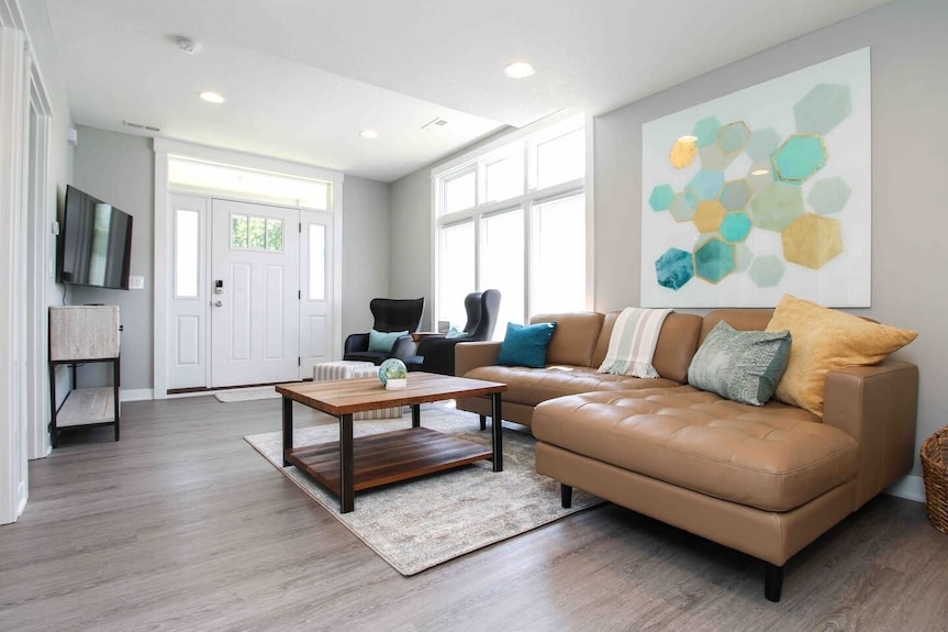 Lux 4-bedroom Dsm Home, Great Location! - Ankeny, IA