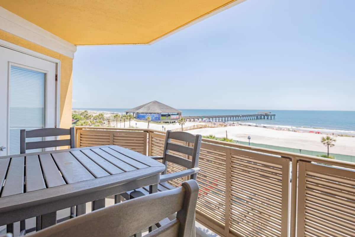 Condo, várias camas, cozinha, vista para o oceano (302 - No Pets Allowed) | Vista do quarto
