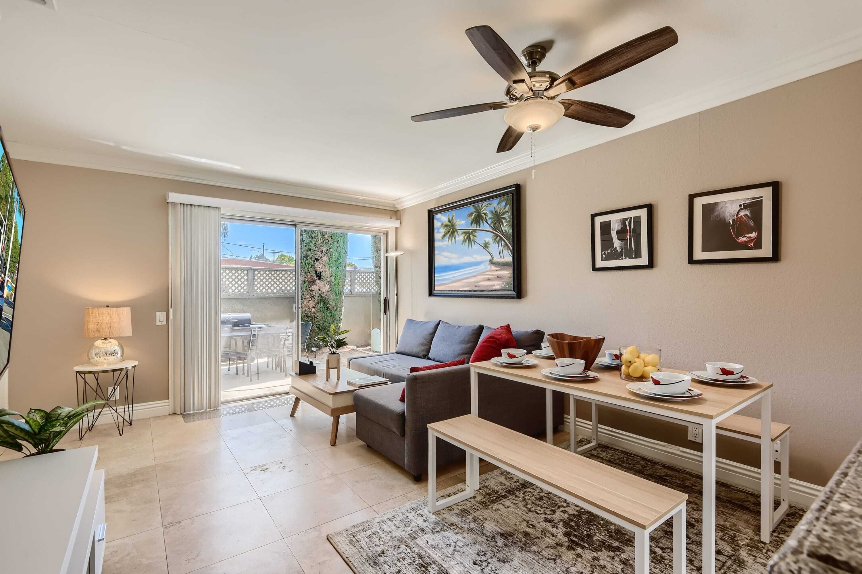 Spacious 3br-  Yard - Bbq - Parking! - Costa Mesa, CA