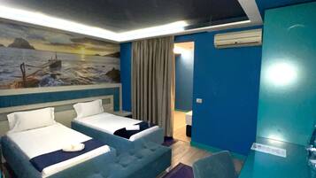 Quarto quádruplo família | Cofres nos quartos, quartos à prova de som