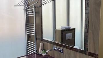 Suíte estúdio | Banheiro | Toalhas de banho