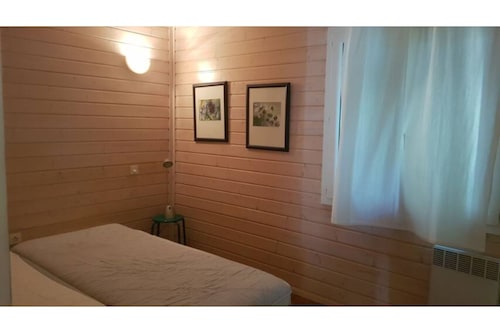 Chalet In A Flowery Park, 3 Minutes From The Beach! - Gassin