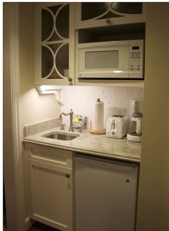 Ensuite Private Entrance No Cleaning Fees!\nthis Is Not A Str - Boulder City, NV