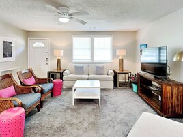 Condo, várias camas, cozinha, vista para o jardim | 3 quartos, individualmente decorados, individualmente mobiliados